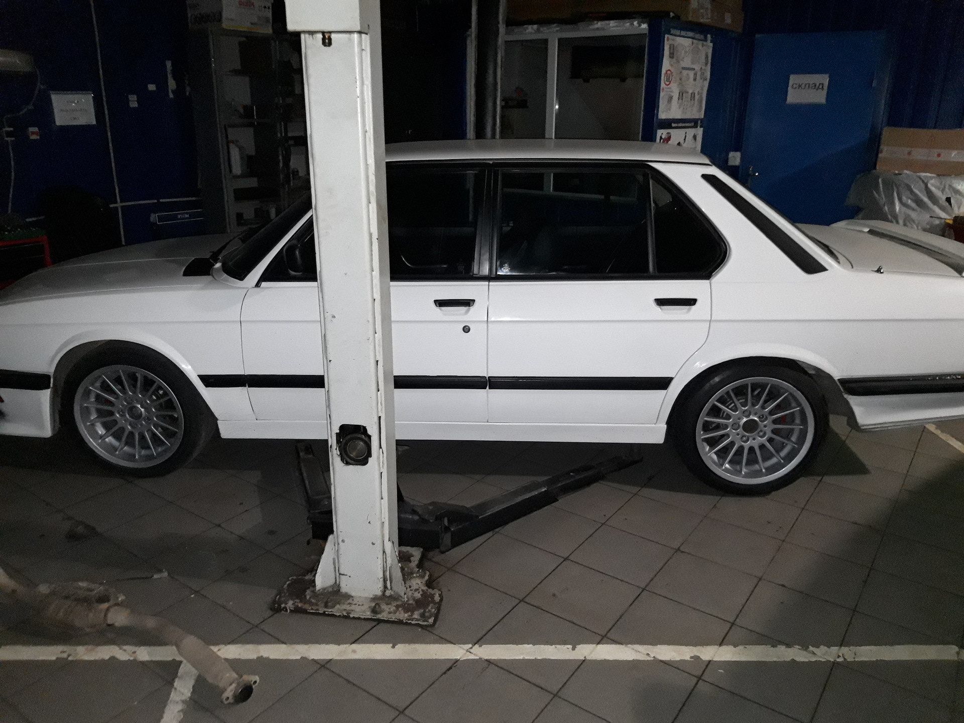 Долгожданный 32 стиль R17 — BMW 5 series (E28), 3,5 л, 1984 года ...