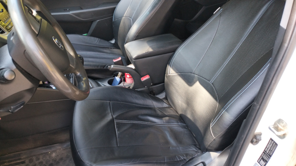 Подлокотник — Hyundai Solaris (2G), 1,4 л, 2018 года | аксессуары | DRIVE2