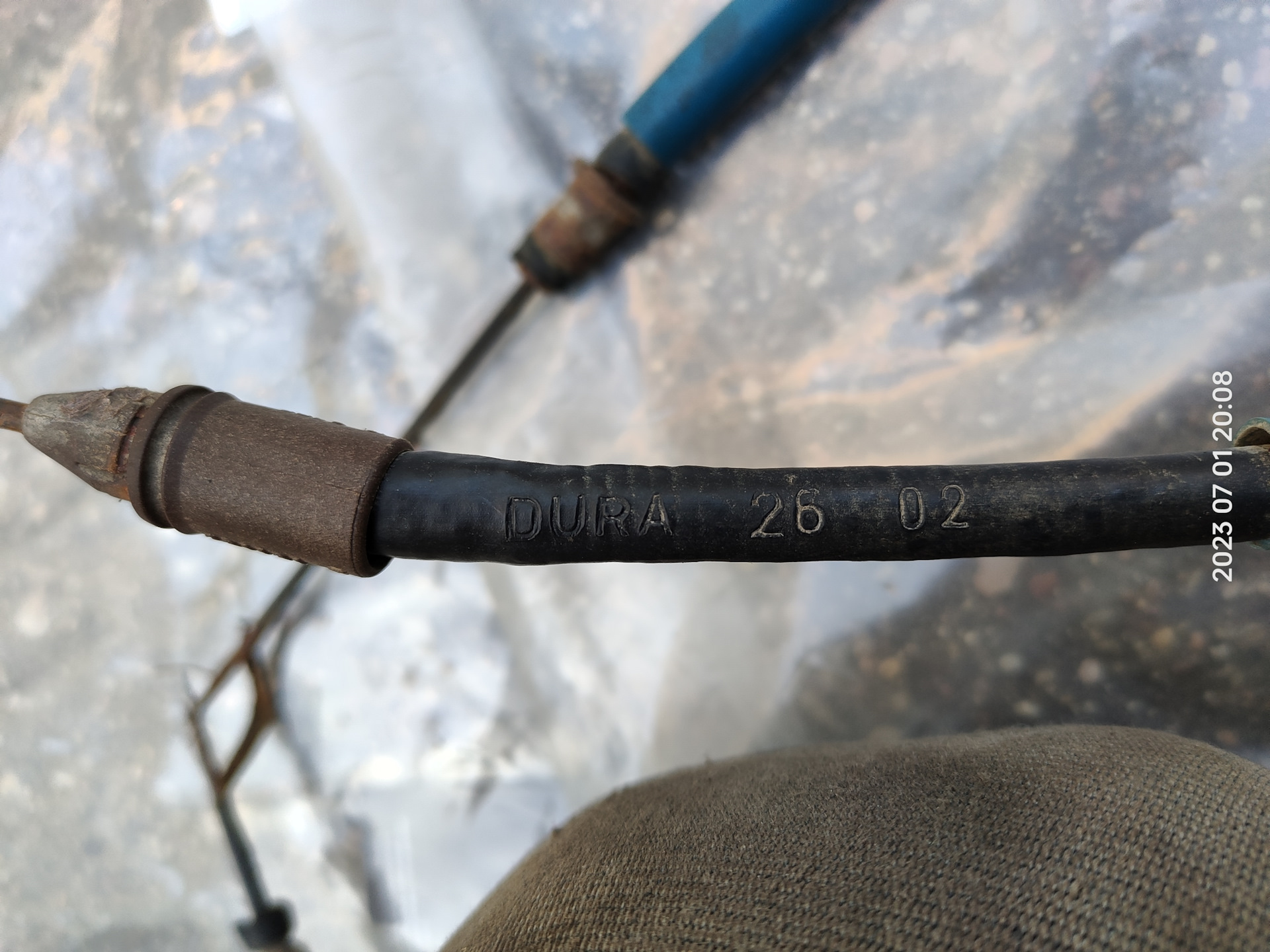 Заменил тросы ручного тормоза на BOSCH — Renault Scenic I, 1,4 л, 2002 ...