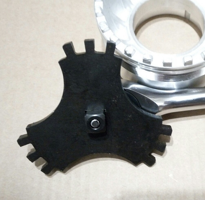 Сервис-ключ дифференциала коробки системы Опель-Лача изготовлен ...