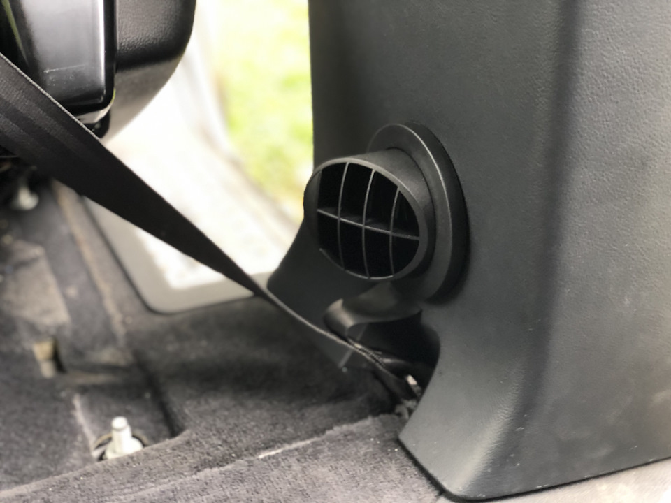 Замена задних тормозных дисков и колодок. — Audi Q5 (1G), 2 л, 2013 года | своими руками | DRIVE2