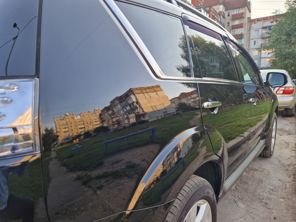 Задняя правая арка. Брызговик. Шильдик. Полировка — Mitsubishi ...