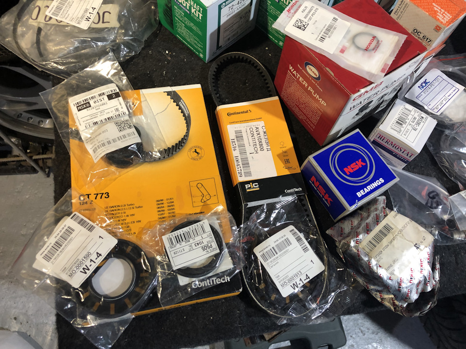 Door storage pockets iIlluminated. — Volvo XC70 III, 3 л, 2012 года ...