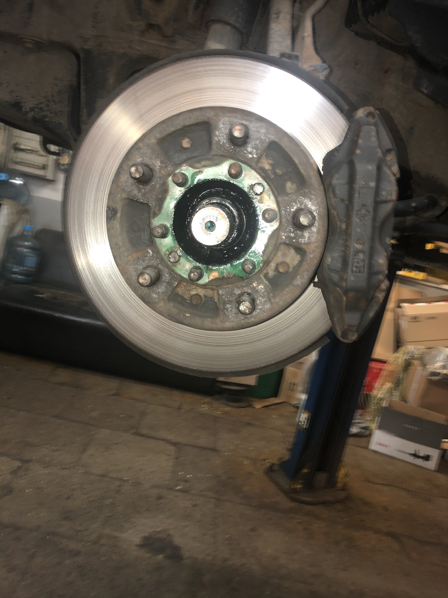 Замена сальника полуоси — Toyota Land Cruiser 100, 4,7 л, 2003 года ...