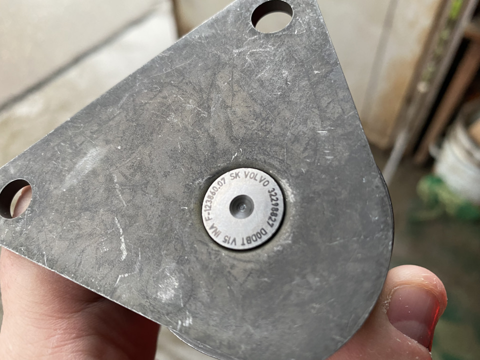 Замена ГРМ, роликов, натяжителя, помпы и сальников — Volvo S80 (2G), 2 ...