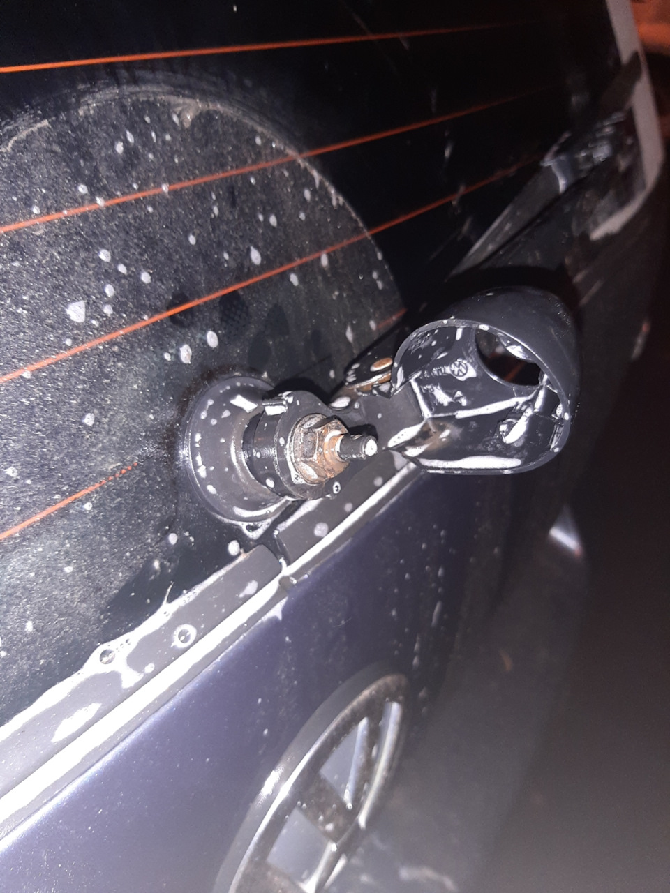 Омыватель заднего стекла — Volkswagen Golf Mk4, 1,6 л, 2002 года ...