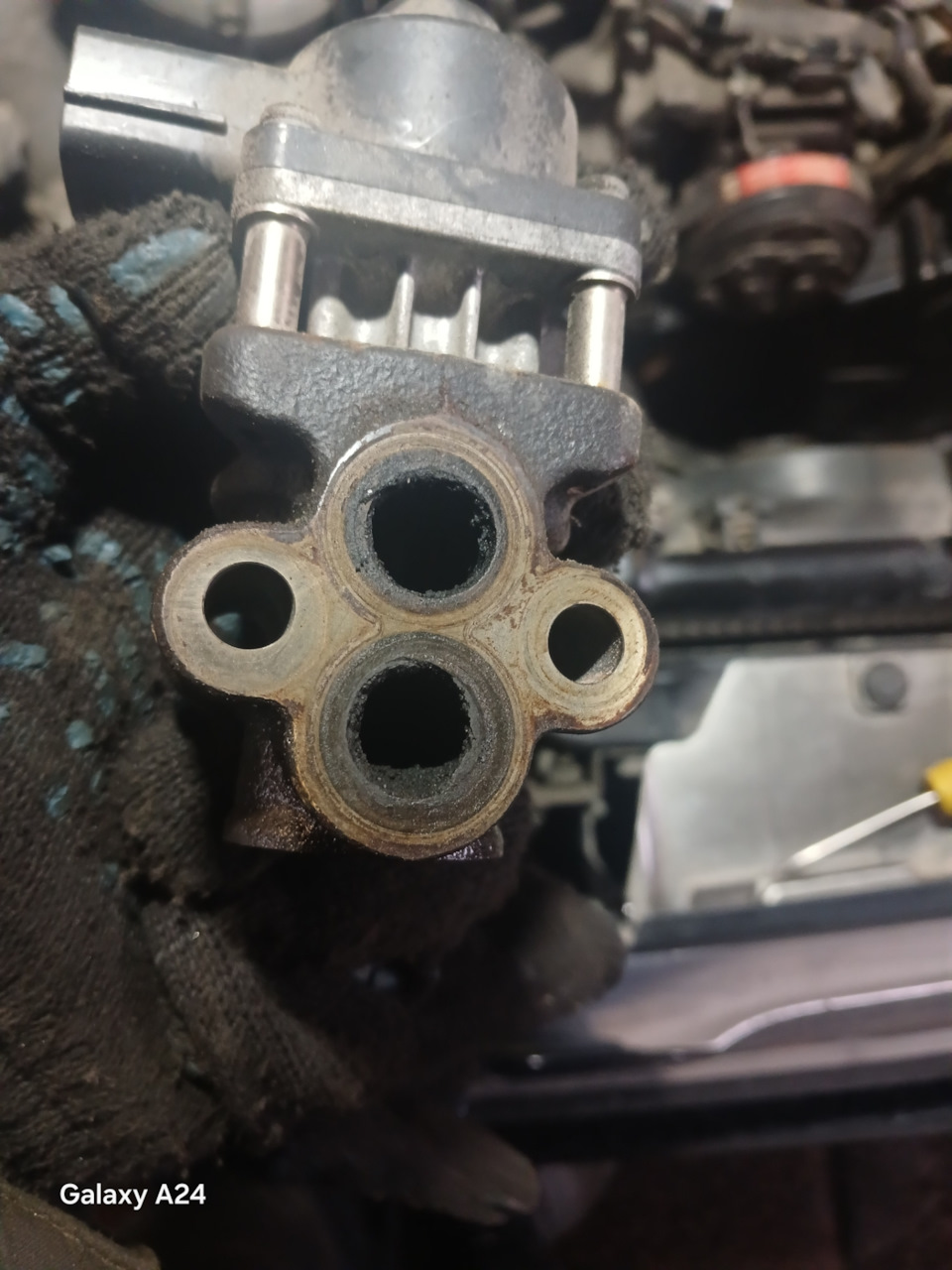 Чистка егр + масло двс — Subaru Forester (SH), 2 л, 2009 года | своими ...