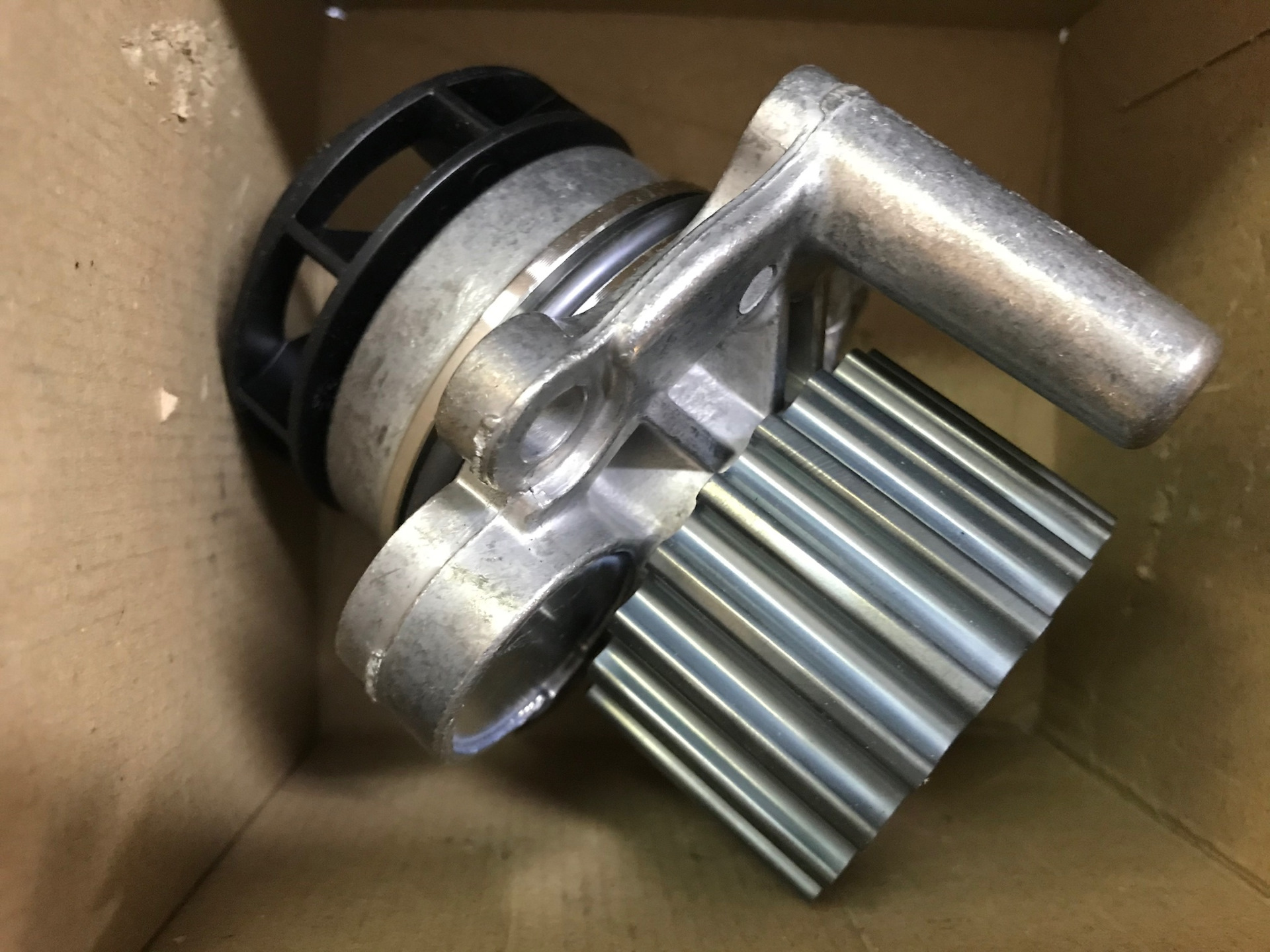 Замена ремня ГРМ и помпы 2.0 TDI CBAB Passat B6 — DRIVE2