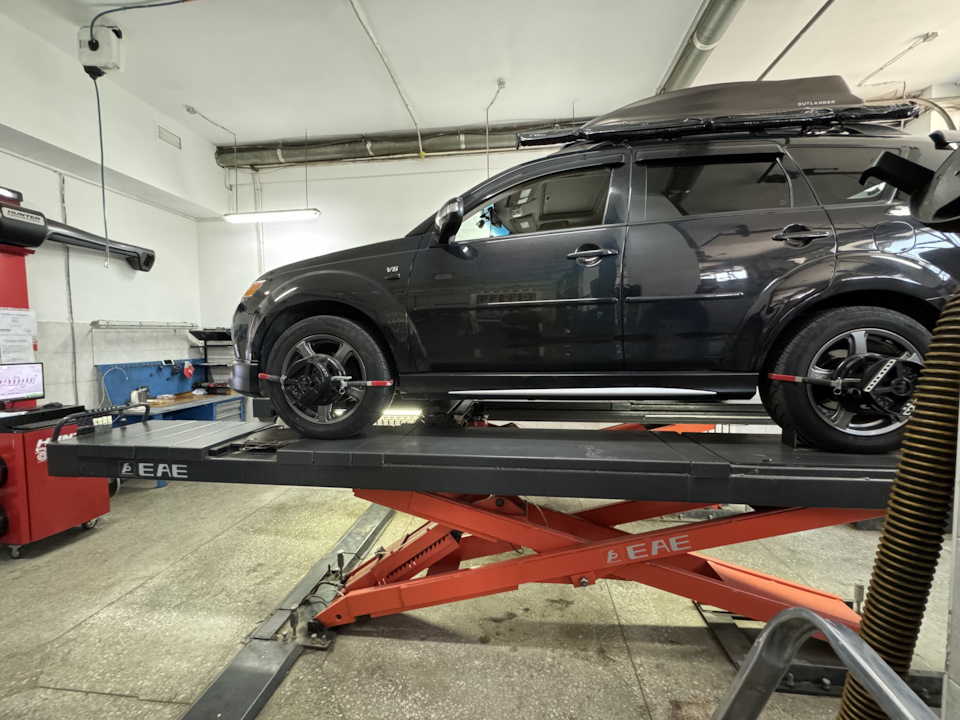 Обслуживание передней подвески — Mitsubishi Outlander XL, 3 л, 2007 ...