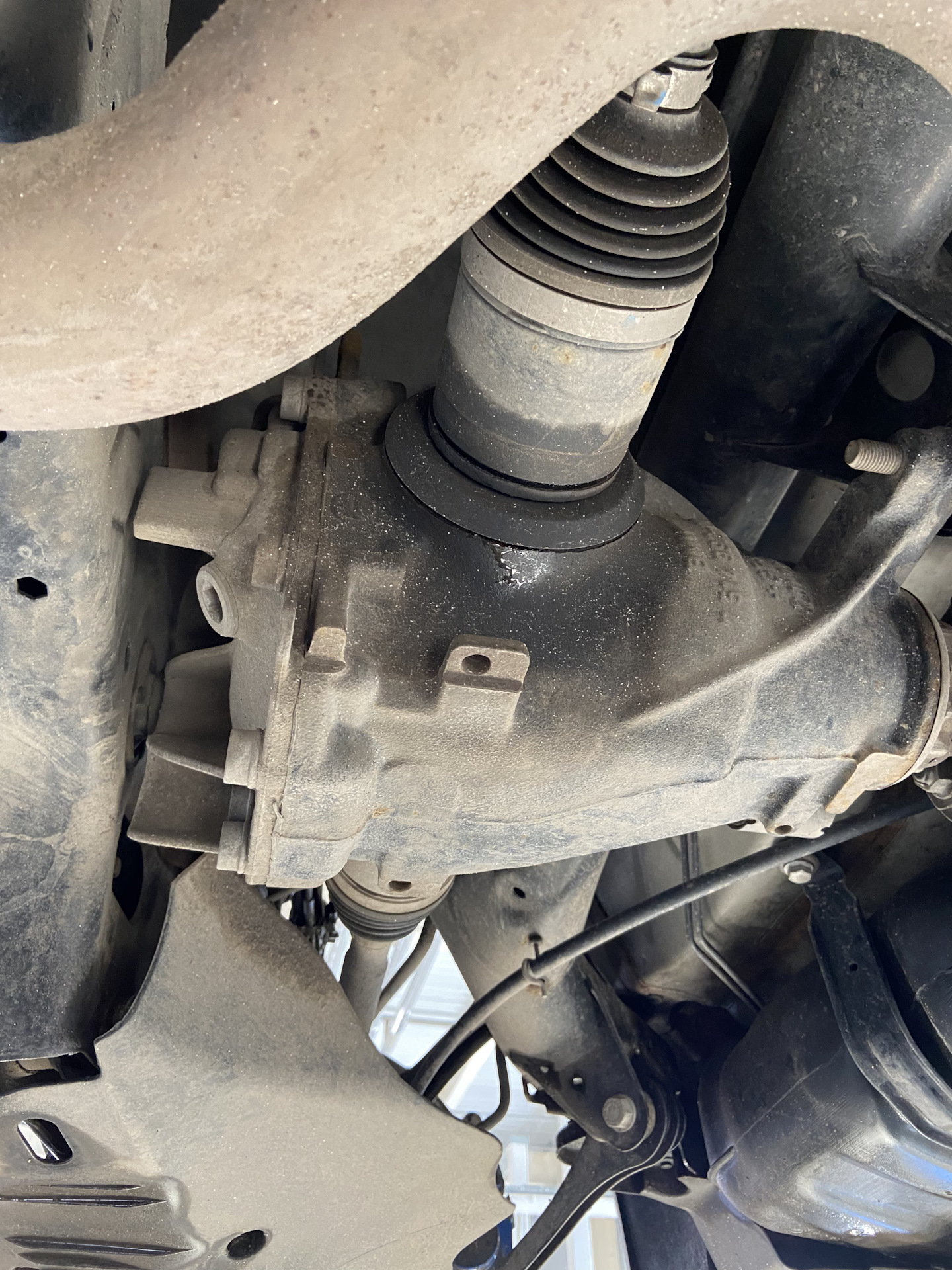 Замена сальников заднего редуктора — BMW 3 series (F30), 2 л., 2015 ...