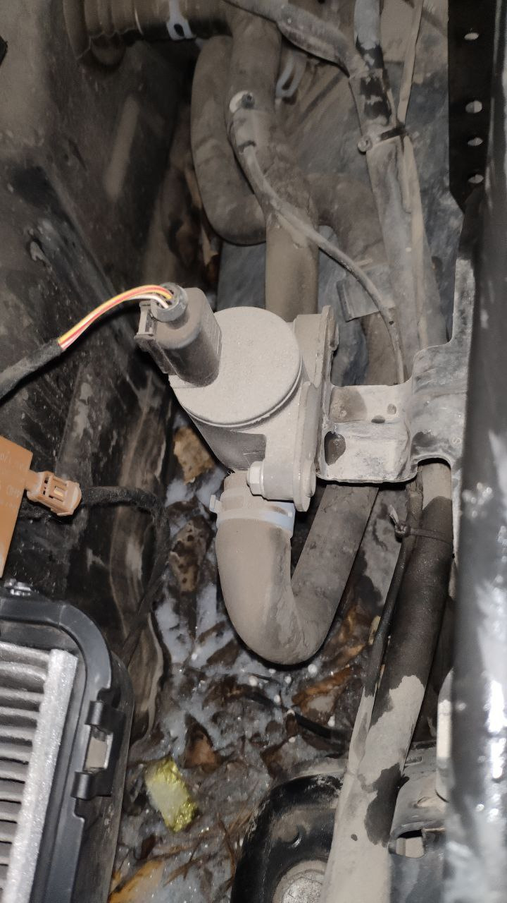 Замена запорного клапана ОЖ -N82-/-N422, замена масла, фильтров ...