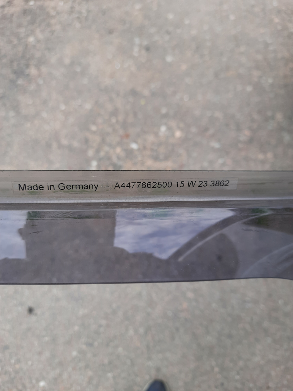 A4477662500 Дефлектор воздушный двери Mercedes | Запчасти на DRIVE2