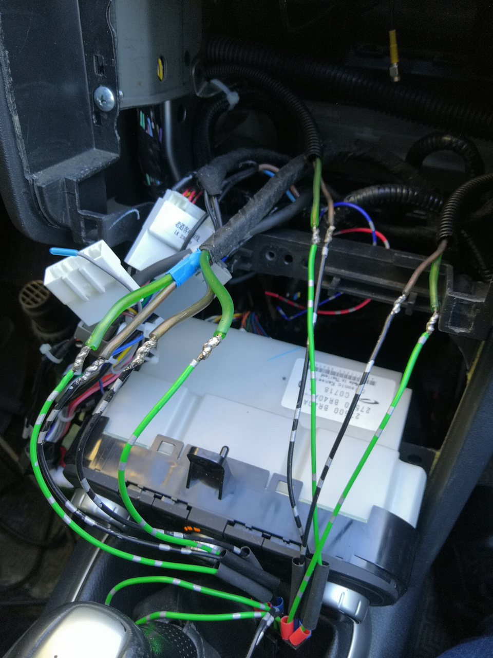 Установка процеусилителя Hellion Ham 6.80 DSP — Nissan Qashqai (1G), 1,6 л, 2010 года | автозвук ...