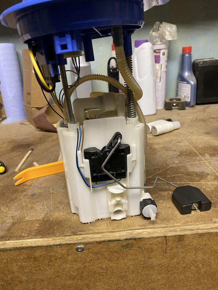 5QF919087H Насос топливный в сборе с колбой VAG | Запчасти на DRIVE2