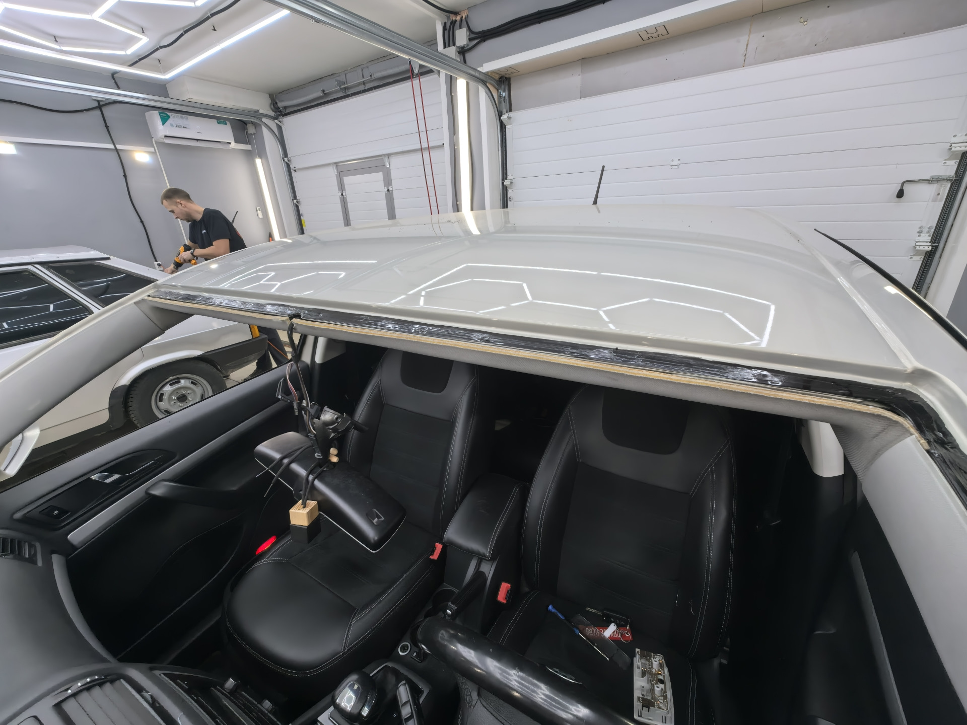 Установка лобового стекла с обогревом. Часть 2 — Skoda Octavia A5 Mk2 ...