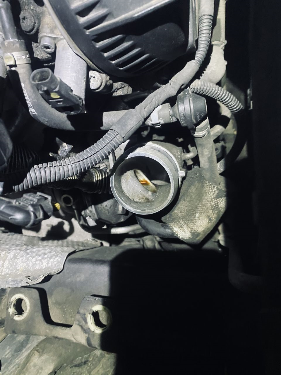 Заменил трубки вентиляции от МО до турбины и от МО до впуска 06H 103 ...