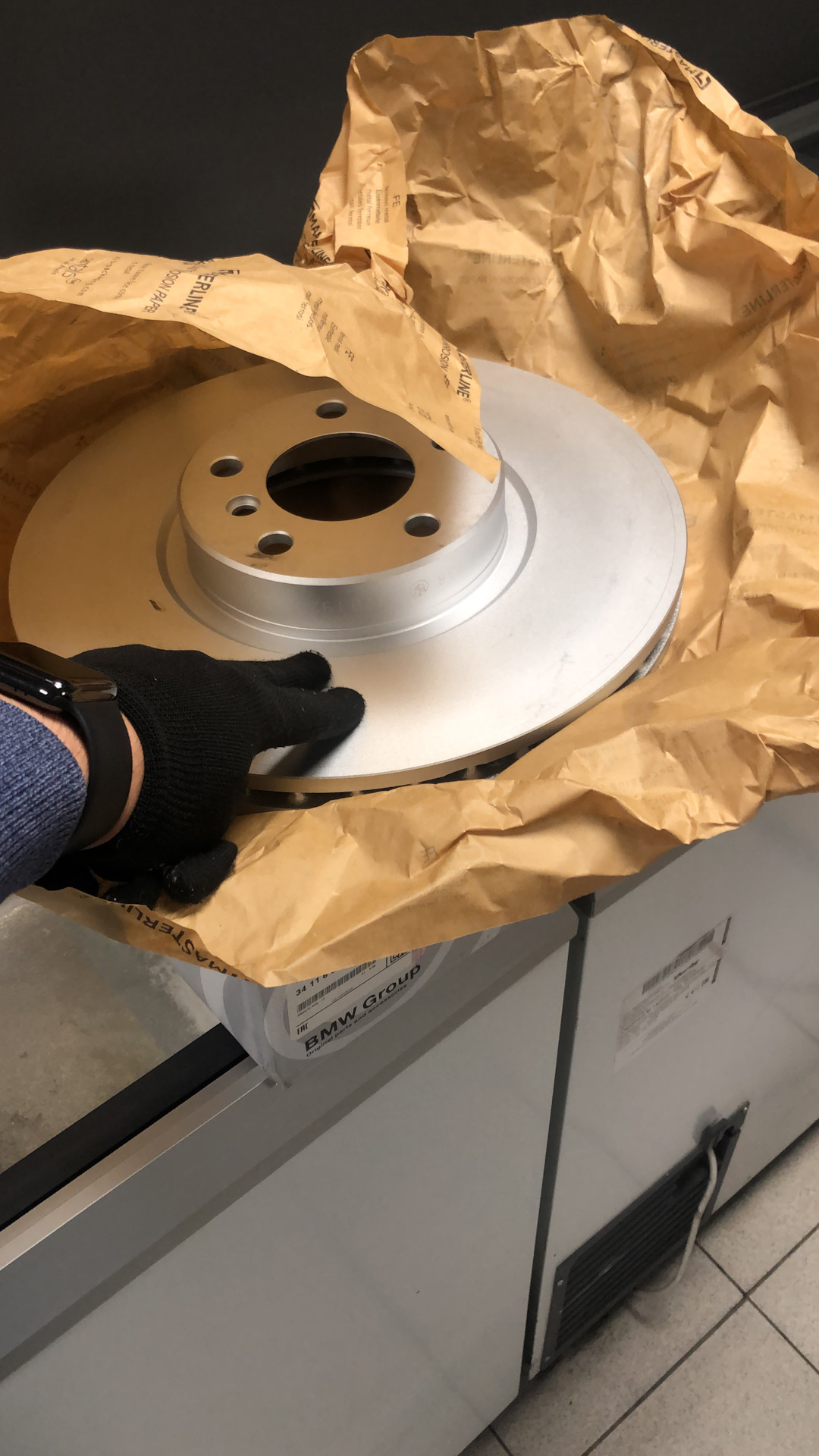 Замена аккумулятора, тормозов и свечей накала. — BMW X5 (E70), 3,5 л ...