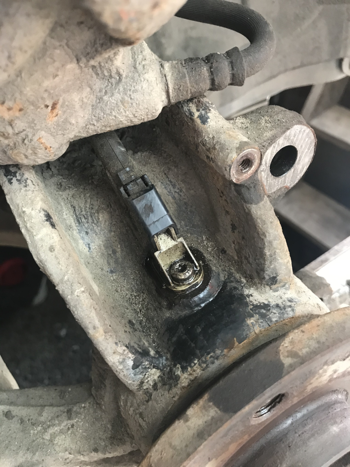 Замена передних тормозных колодок и проточка дисков. — Volvo S60 (2G ...