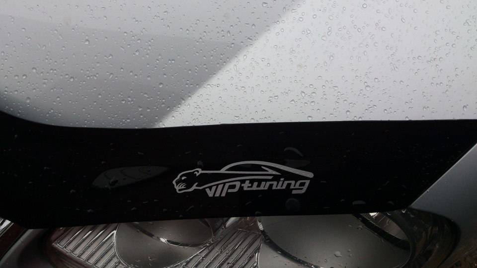 Дефлектор на капот Vip-tuning — Volkswagen Jetta V, 1,6 л, 2008 года ...