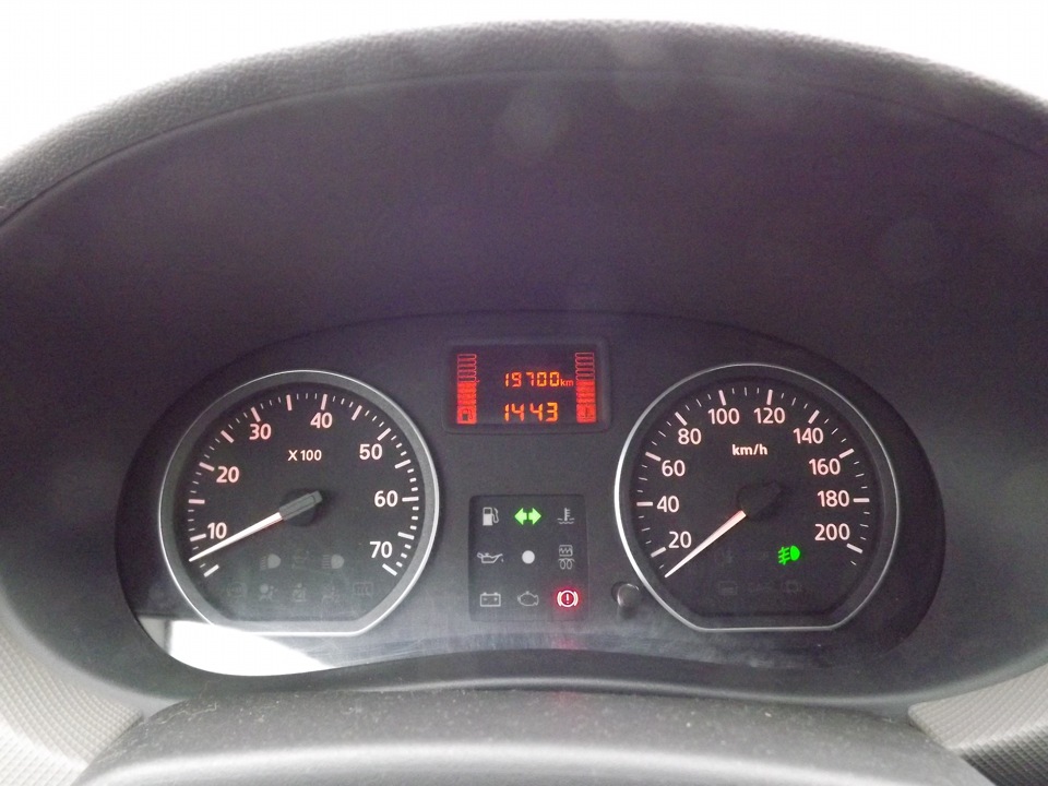 Поркатился до дачи))) — Renault Logan (1G), 1,6 л, 2010 года ...
