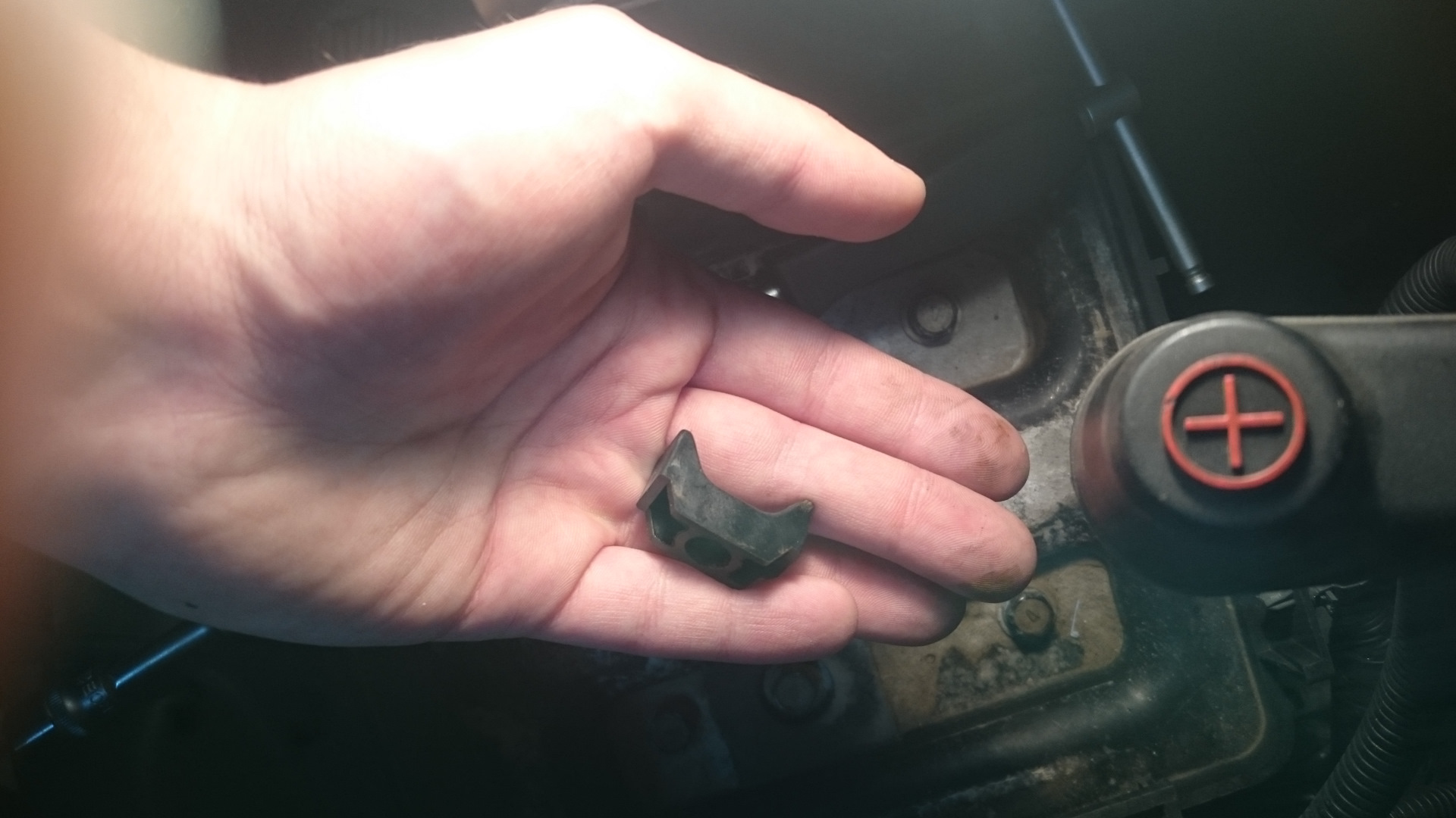 ОПОРНАЯ СКОБА СТЕРЖНЯ ВИЛКИ ВКЛЮЧЕНИЯ ПЕРЕДАЧ КПП — бортжурнал Hyundai ...