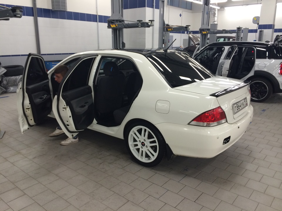 Вымыл своего "Белого джентельмена"…= )) — Mitsubishi Lancer IX, 1,6 л ...