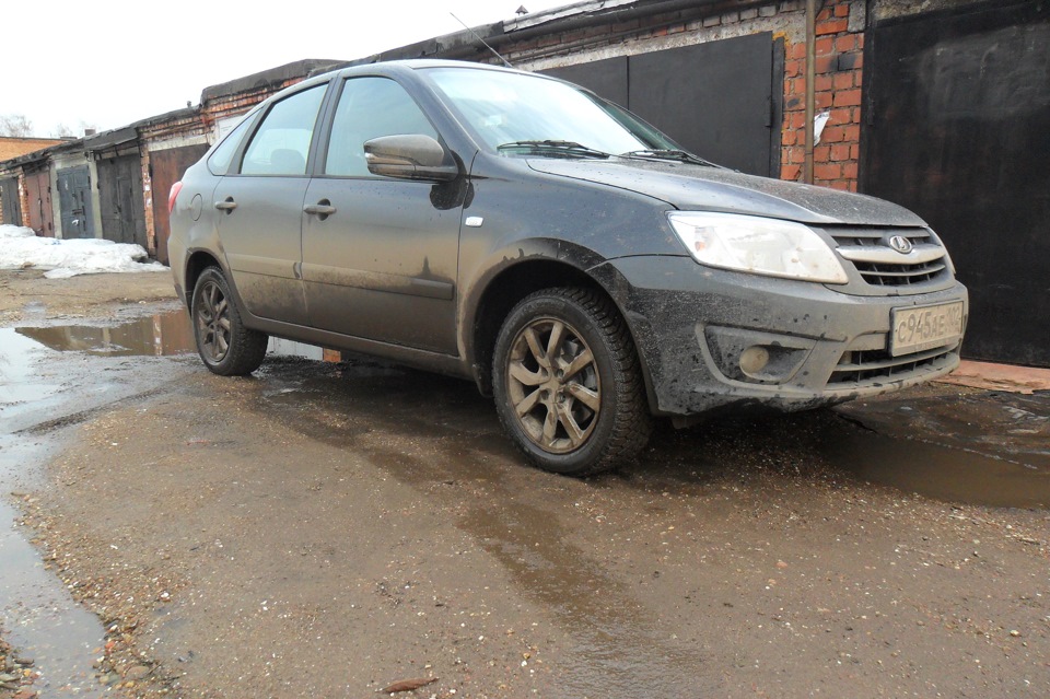 замена зимних колес на летние — Lada Гранта Лифтбек (1G), 1,6 л, 2014 ...