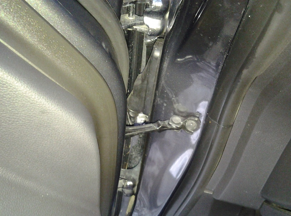 Ограничитель двери (болячка) — Opel Astra J, 1,4 л, 2010 года | визит ...
