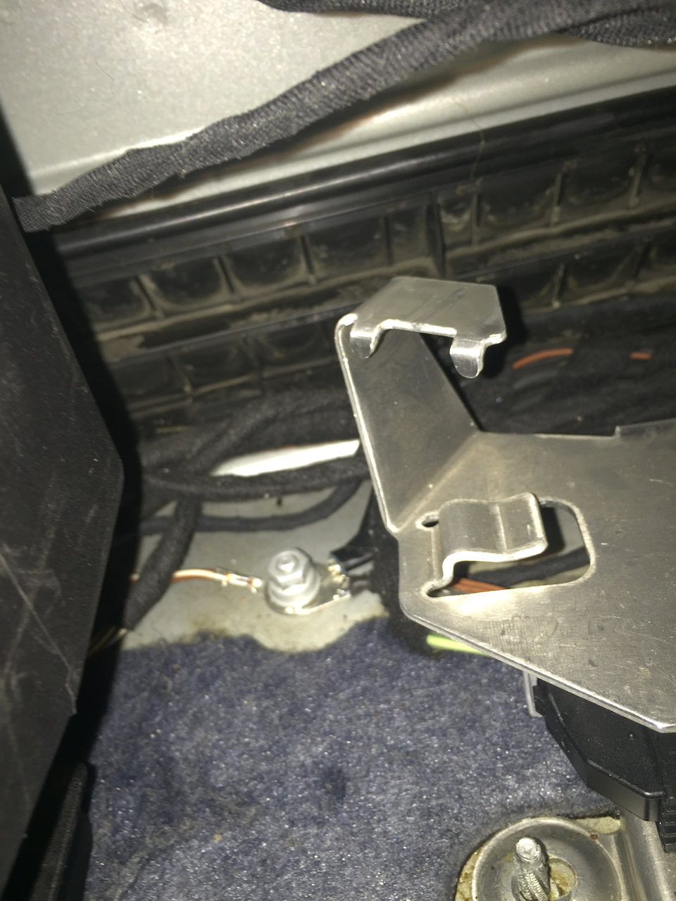 Розетка в багажник. — Mercedes-Benz E-Class (W211), 5 л, 2004 года ...