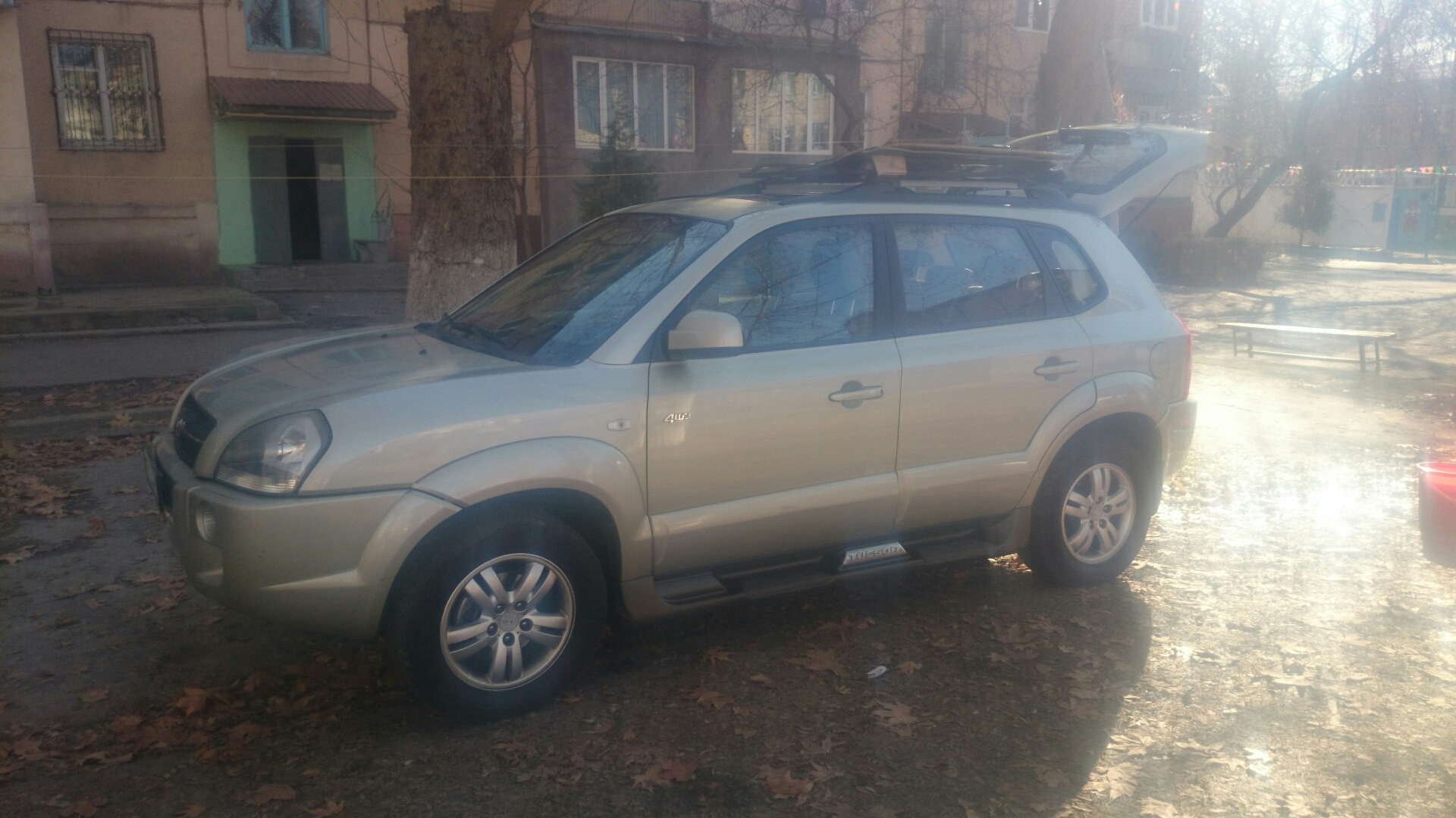 Ташкент, 31 декабря. На улице +22-24) — Hyundai Tucson (JM), 2 л, 2007 ...