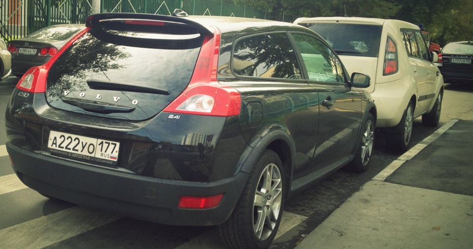 Широкая надпись V O L V O — Volvo C30, 2,4 л, 2007 года | стайлинг | DRIVE2