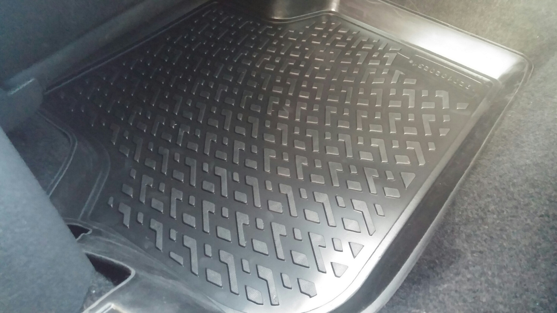 Полиуретановые ковры в салон. — Volkswagen Jetta VI, 1,6 л, 2013 года ...