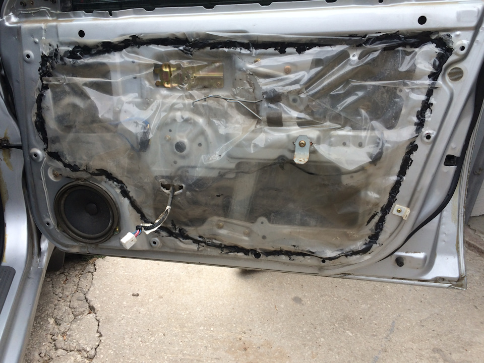 Замена динамиков передних дверей (1-ая часть) + установка сабвуфера ...