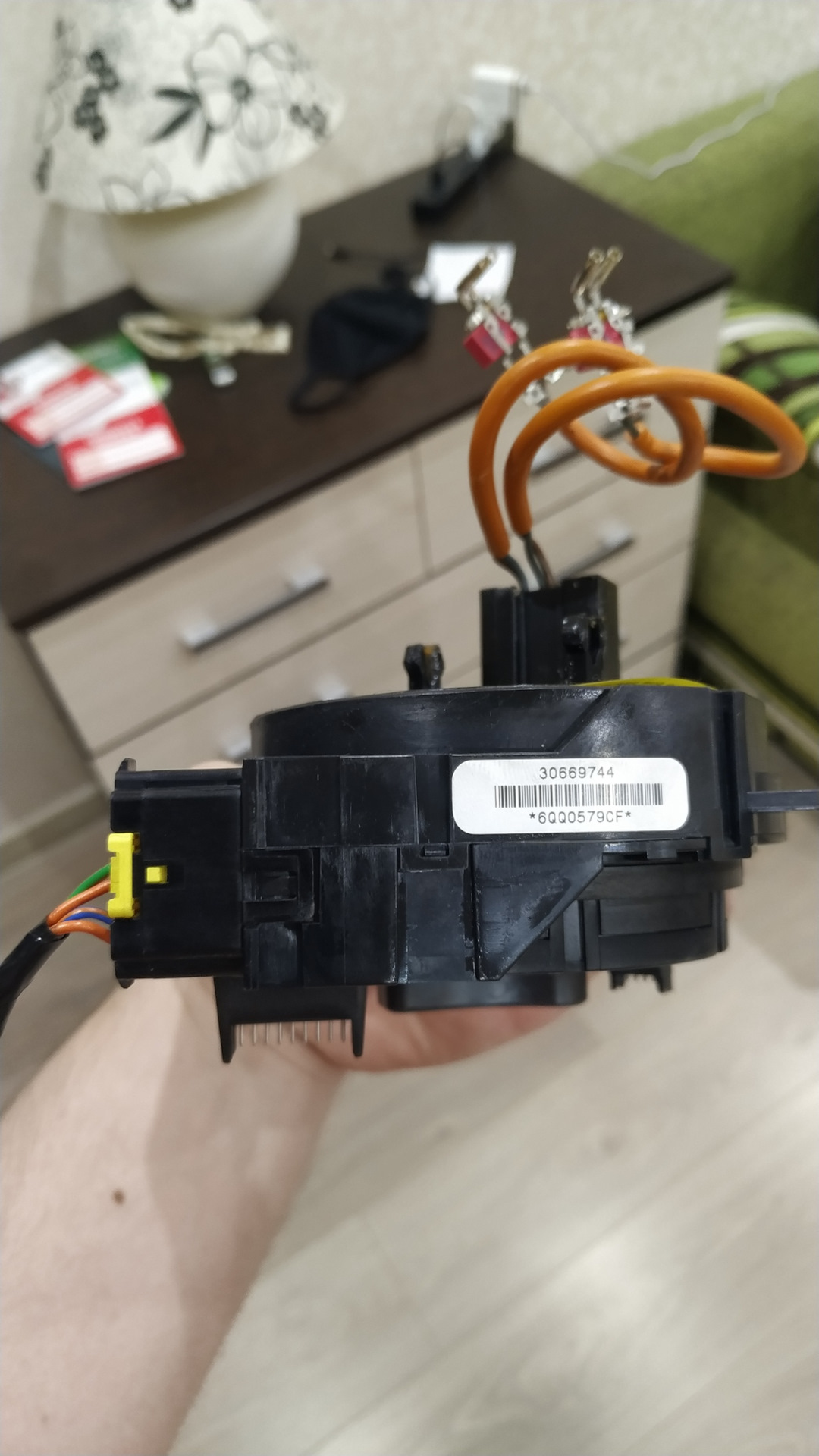 Замена датчика угла поворота рулевого колеса — Volvo S60 (1G), 2,4 л ...