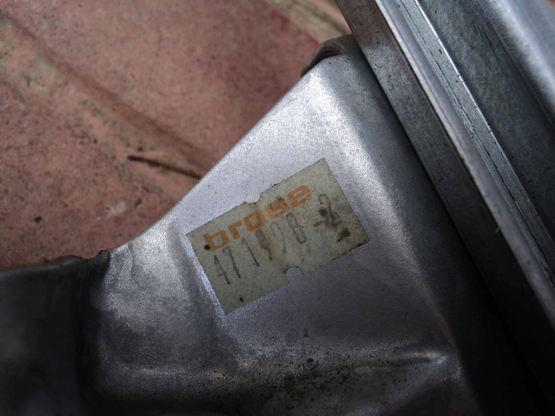 №49 Замена заднего левого стеклоподъемника — Mercedes-Benz E-Class ...