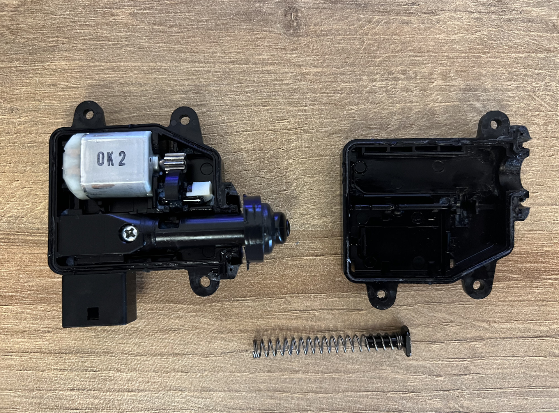 Защелка дверцы топливного бака 81560 L2000 — KIA K5 (3G), 2 л, 2020 ...