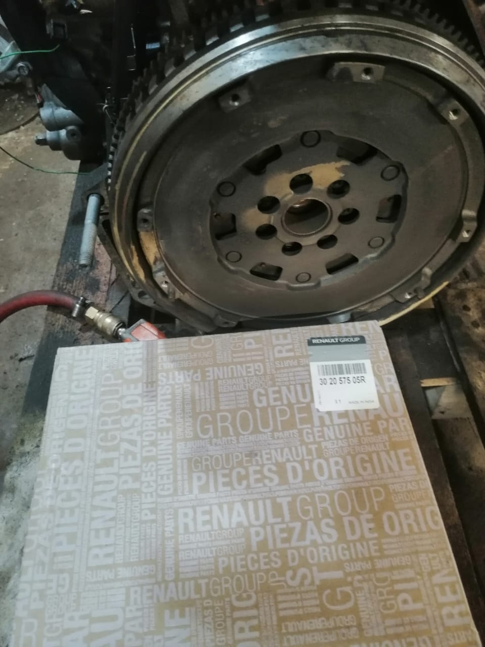 302057505R Комплект сцепления RENAULT | Запчасти на DRIVE2