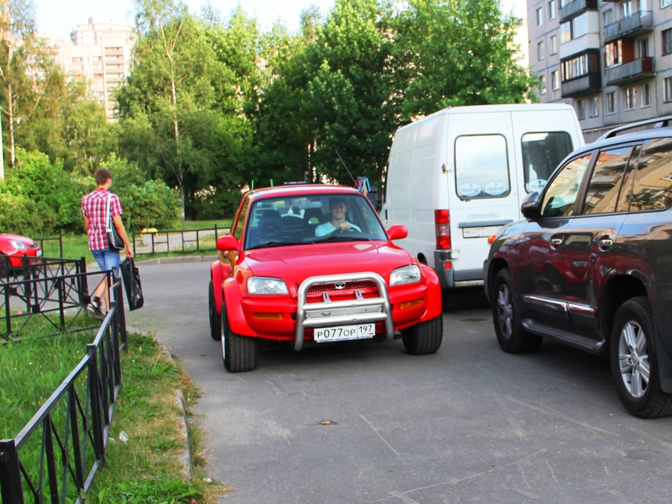 91. Lifted vs. Slammed, Challenger vs. Classic — Toyota RAV4 (I), 2 л ...