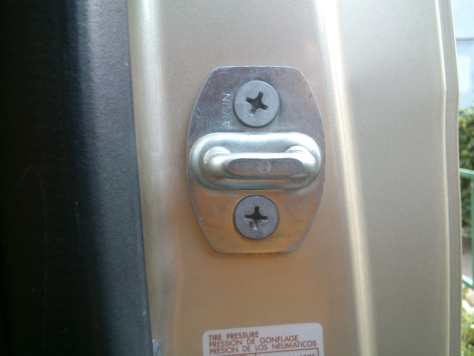 Накладка на замок двери — Suzuki Grand Vitara (2G), 1,6 л, 2006 года ...