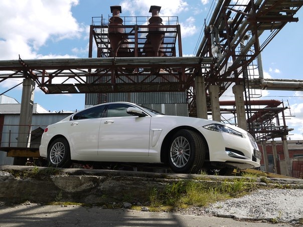 Белый перламутр — Jaguar XF (1G), 2 л, 2014 года | стайлинг | DRIVE2