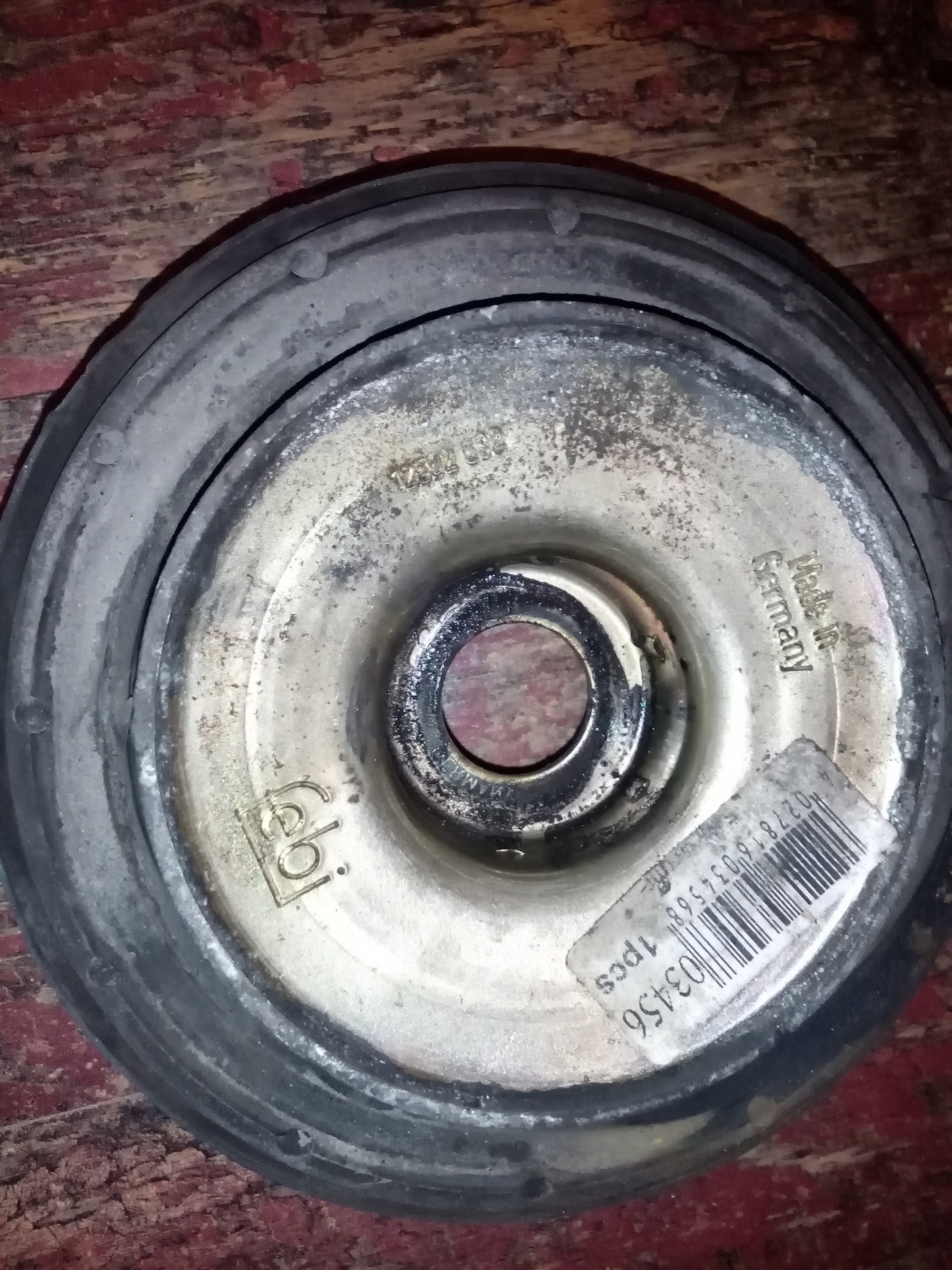 Опорный подшипник замена — Volkswagen Passat B3, 1,6 л, 1989 года ...