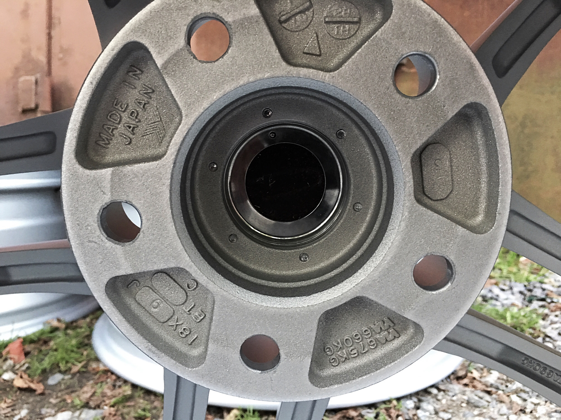 AVS Model T5 R18 5/114,3 8j et30 9J ET35 — X-Wheels на DRIVE2