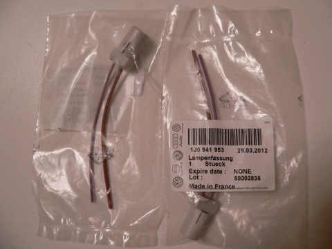 1J0941953 Патрон лампы стояночного света VAG | Запчасти на DRIVE2