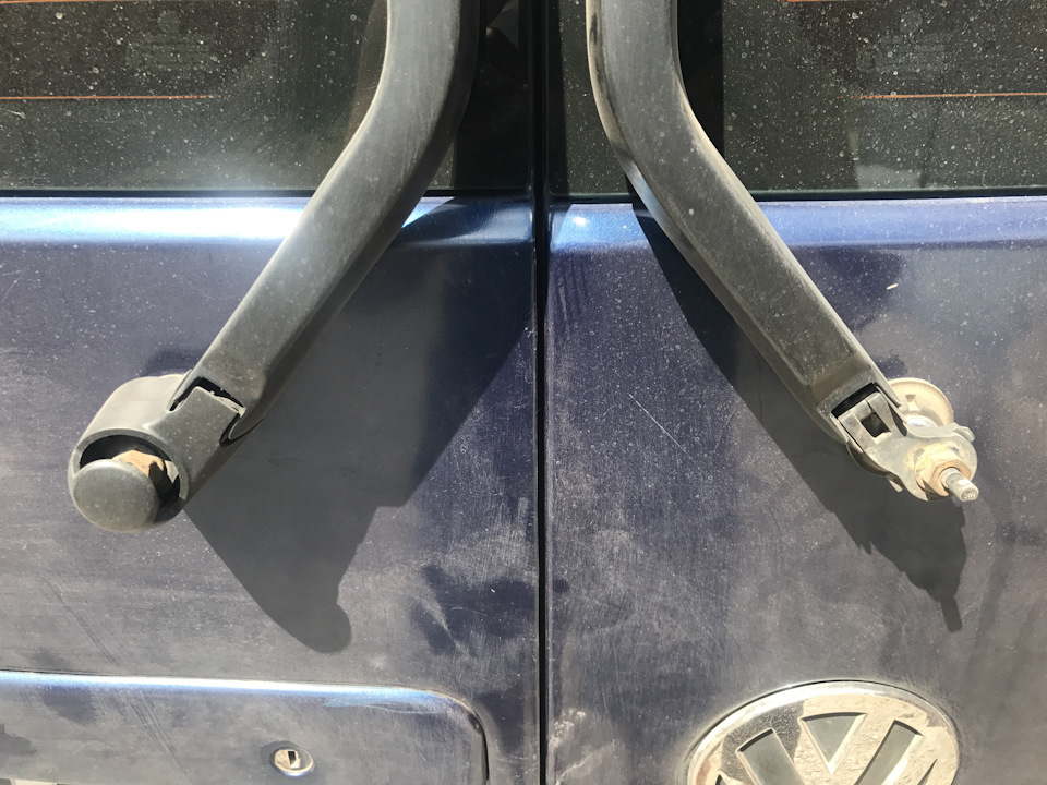 Заглушка на дворник — Volkswagen Transporter T5, 2,5 л, 2005 года ...