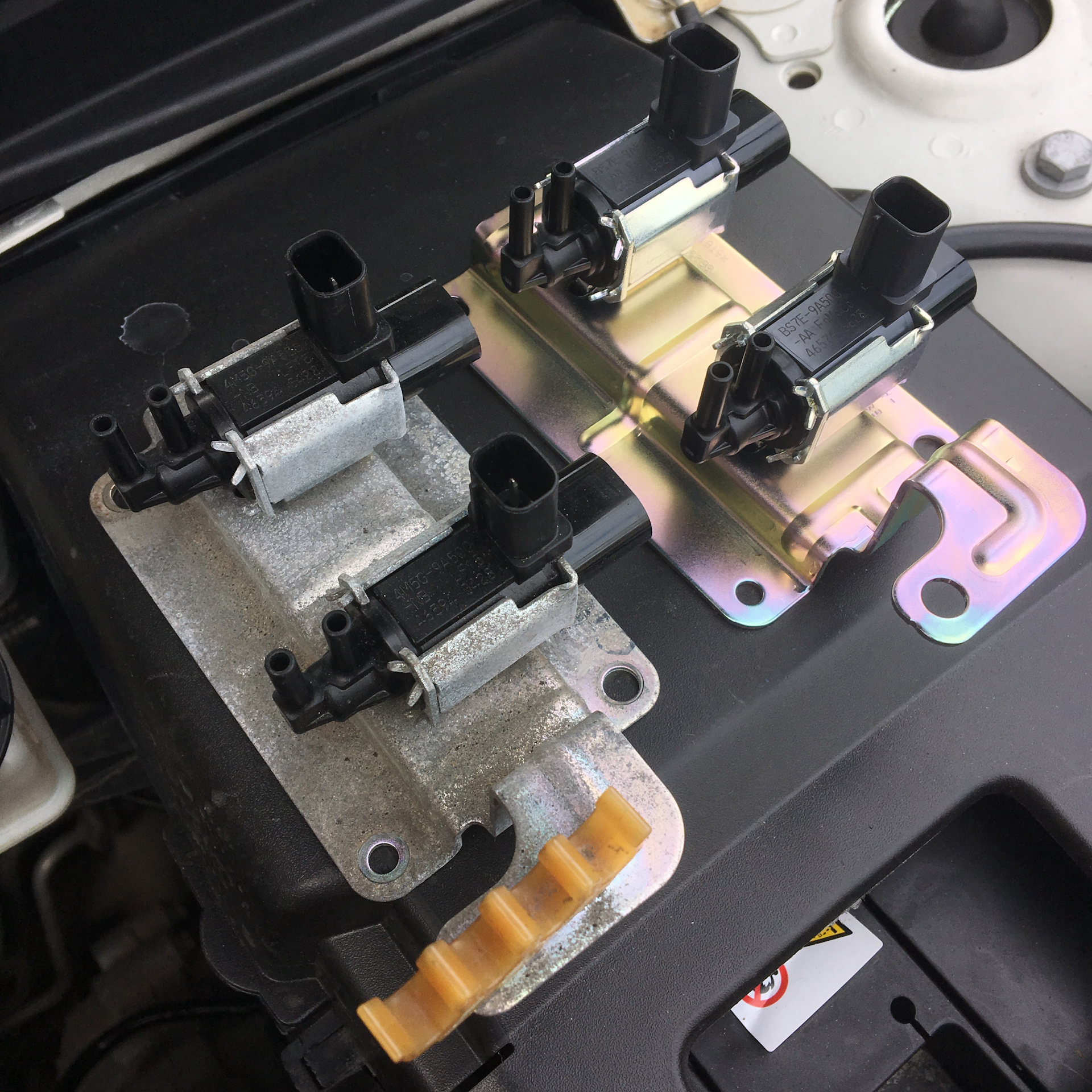 Электромагнитный клапан впускного коллектора — Volvo S40 II, 2.0 л ...