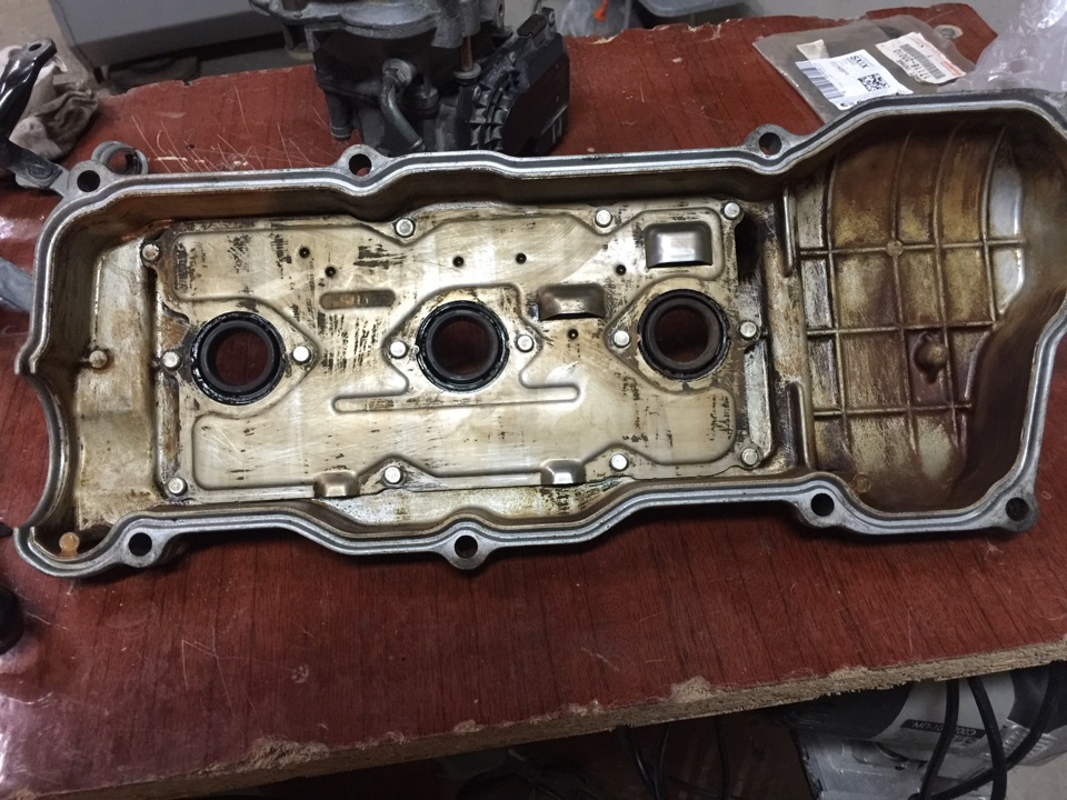 Замена прокладки дальней клапанной крышки — Lexus RX (2G), 3,3 л, 2004 ...