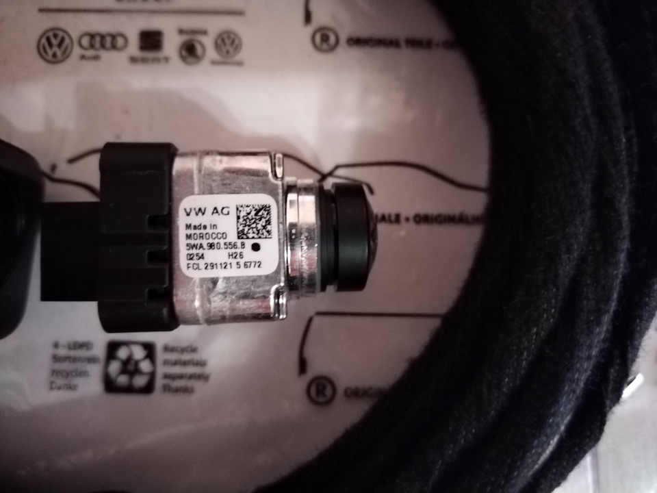 Камера заднего вида VAG 5WA980556B / 5E3827566A Шкода Октавия А8 с ...