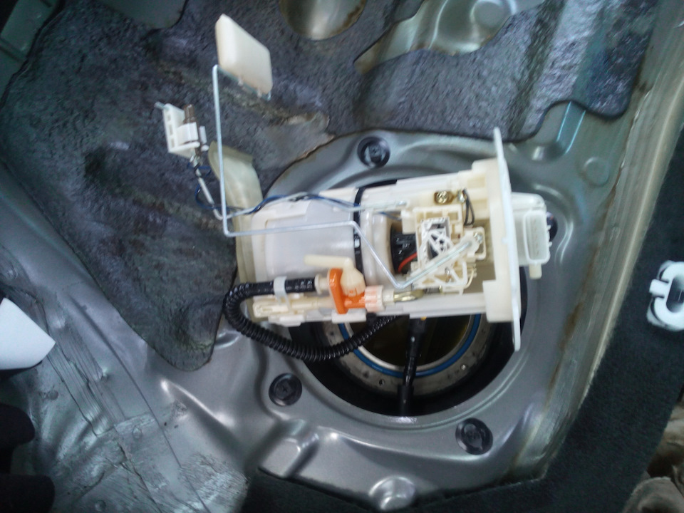 G35 fuel filter replacement — Infiniti G35 Sedan (V36), 3,5 л, 2006 ...