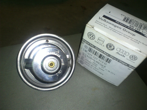 077121113D Термостат (82*C) / AUDI A8 3,7 — 4,2 03 ~ / VW Phaeton ...