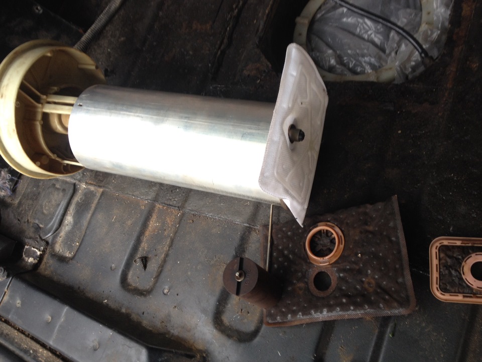 Замена фильтров бензонасоса и колбы, померил длину кардана? — Jeep ...